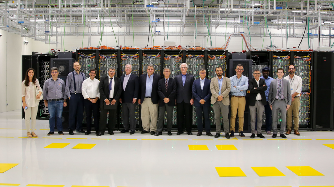 Bob meets Bob - Robert Peterson visits the Portuguese supercomputer ...